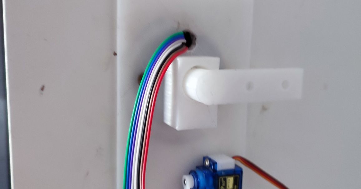 [OLD] Servo door handle lock by LukeLukeLukeCCC | Download free STL ...