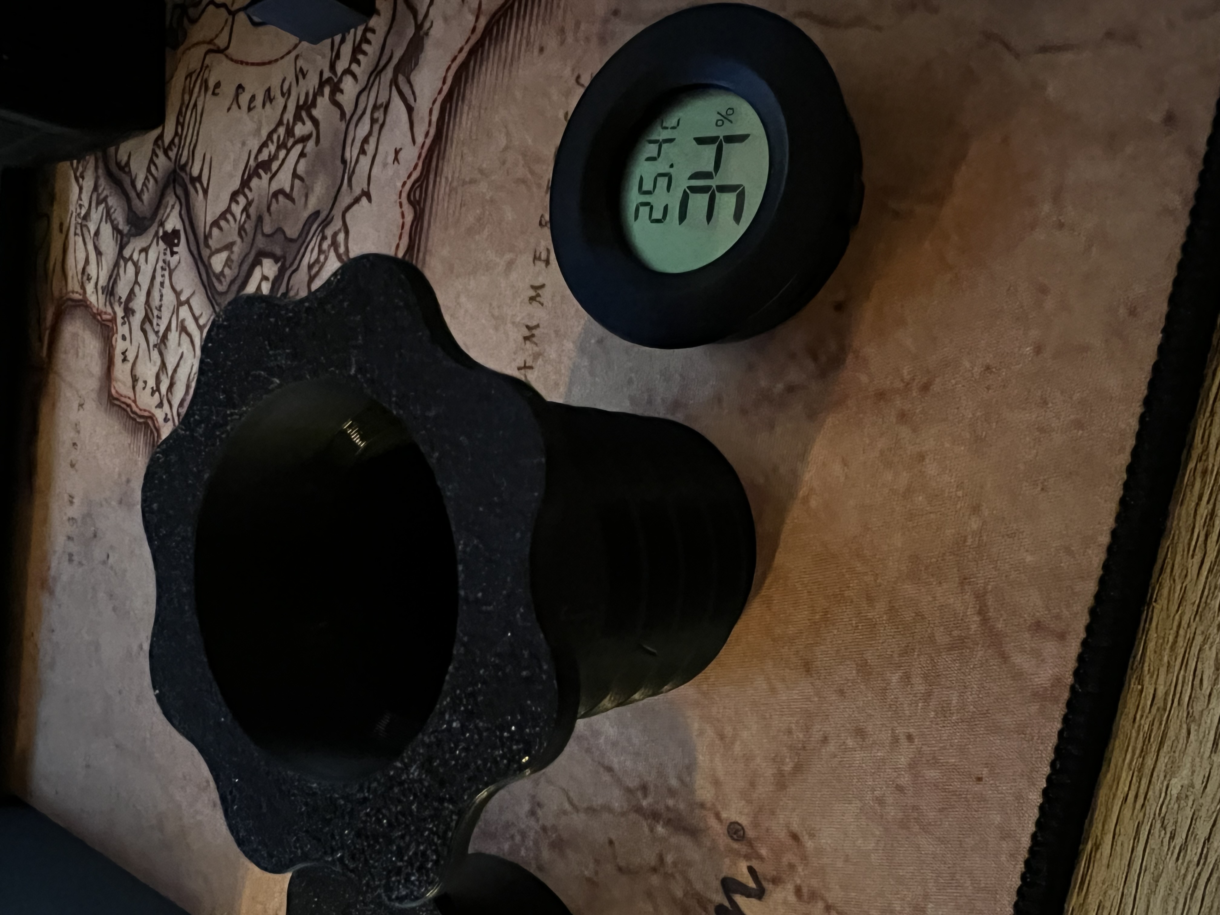 Adjustable Spool Humidity Sensor Holder by Kevin.m93 | Download free ...