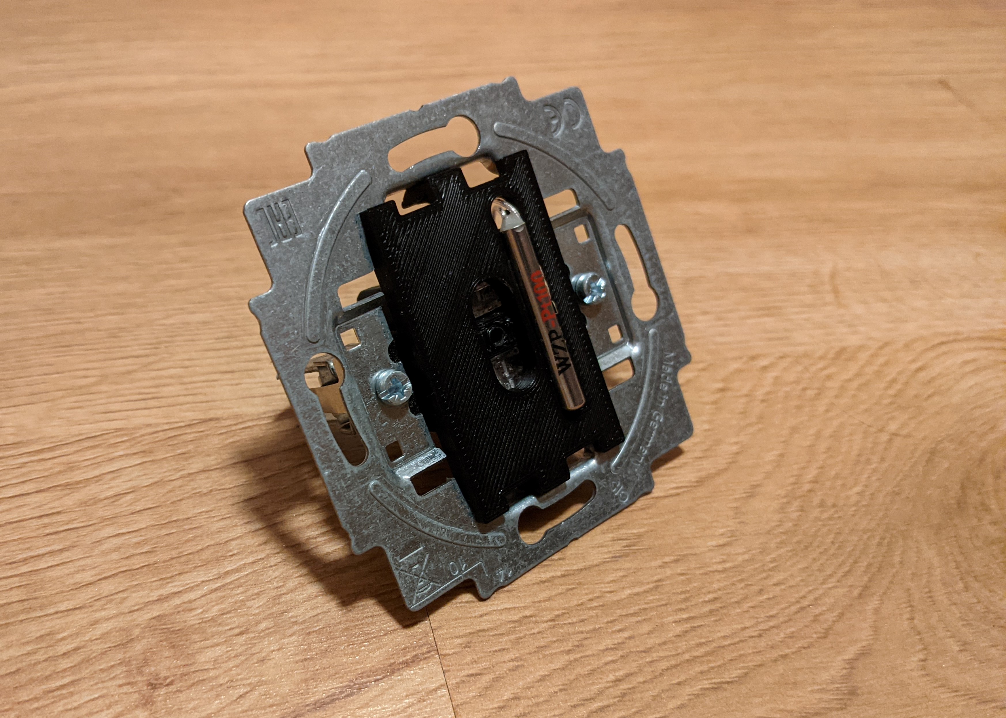 Busch-Jaeger PT100 insert by Irgendeintyp | Download free STL model ...