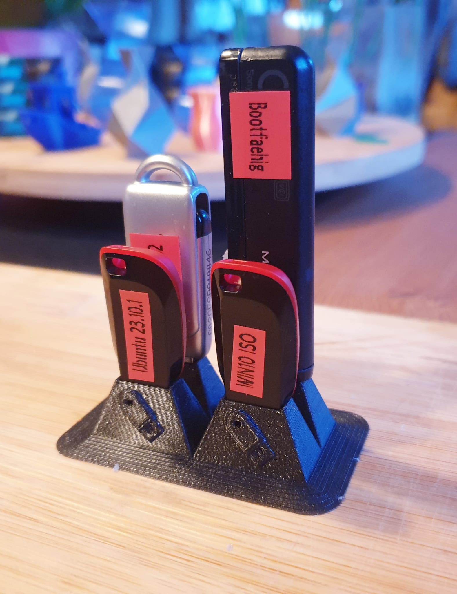 USB flash drive holder 4x by Lucretia | Download free STL model ...