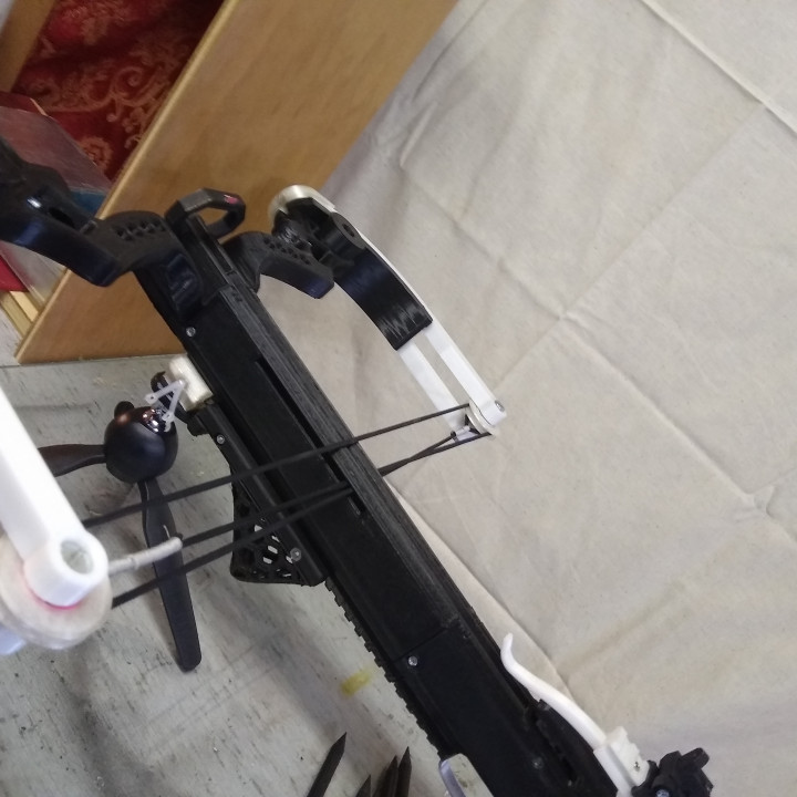 KarrMcDebt's 3D Printable Tactical Compound Crossbow V5 autorstwa Chris ...