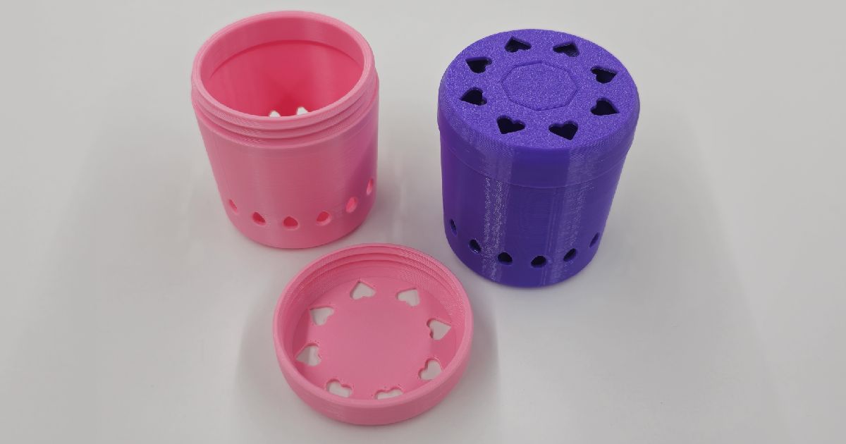 Makeup Sponge Container by The Snekker Show | Download free STL model ...