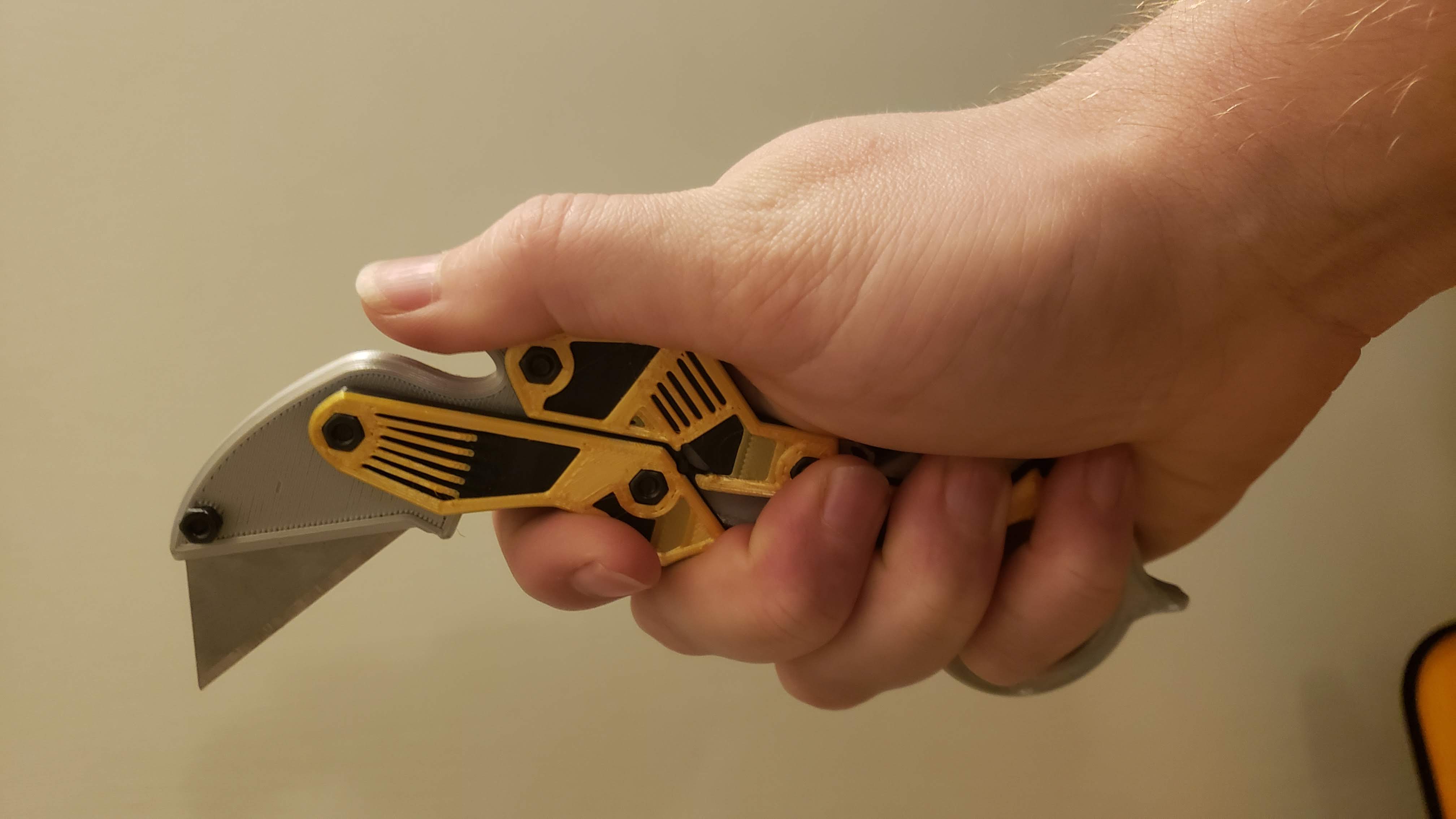 Clicky Foldable Karambit utility knife -no-overhangs by Nick Husby ...