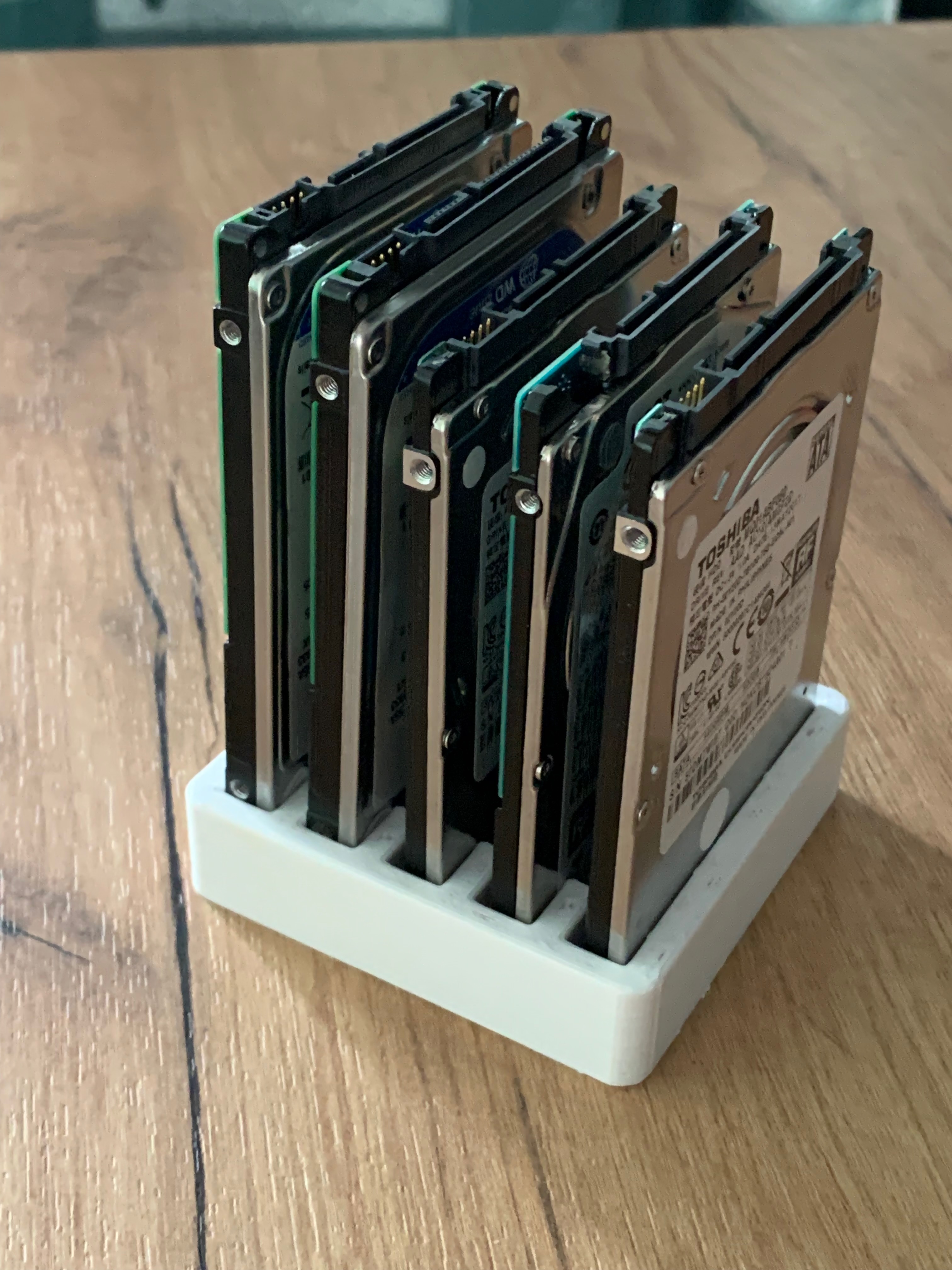 Compact 2,5" SSD HDD holder for 5 drives by maciej | Download free STL model | Printables.com