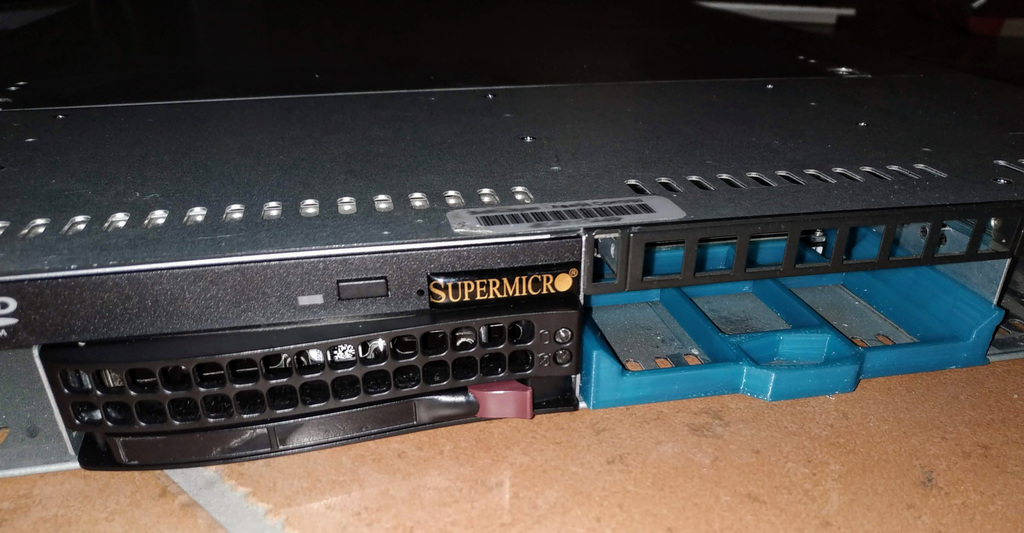 Supermicro harddisk tray for SSD and 2,5" Tray into LFF bays by ...