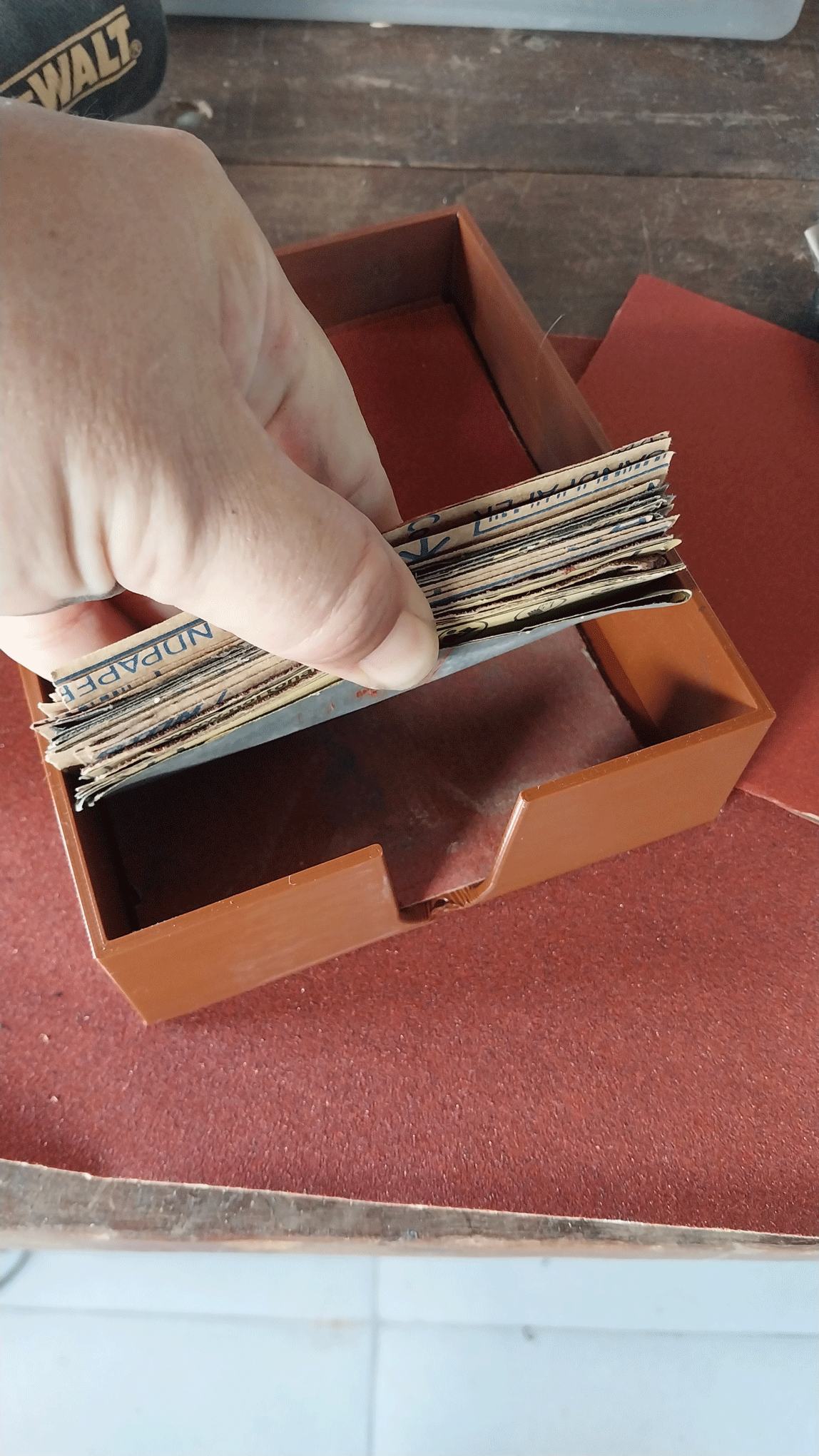 Tray for 1/4 sandpaper by Samuel Neto | Download free STL model ...