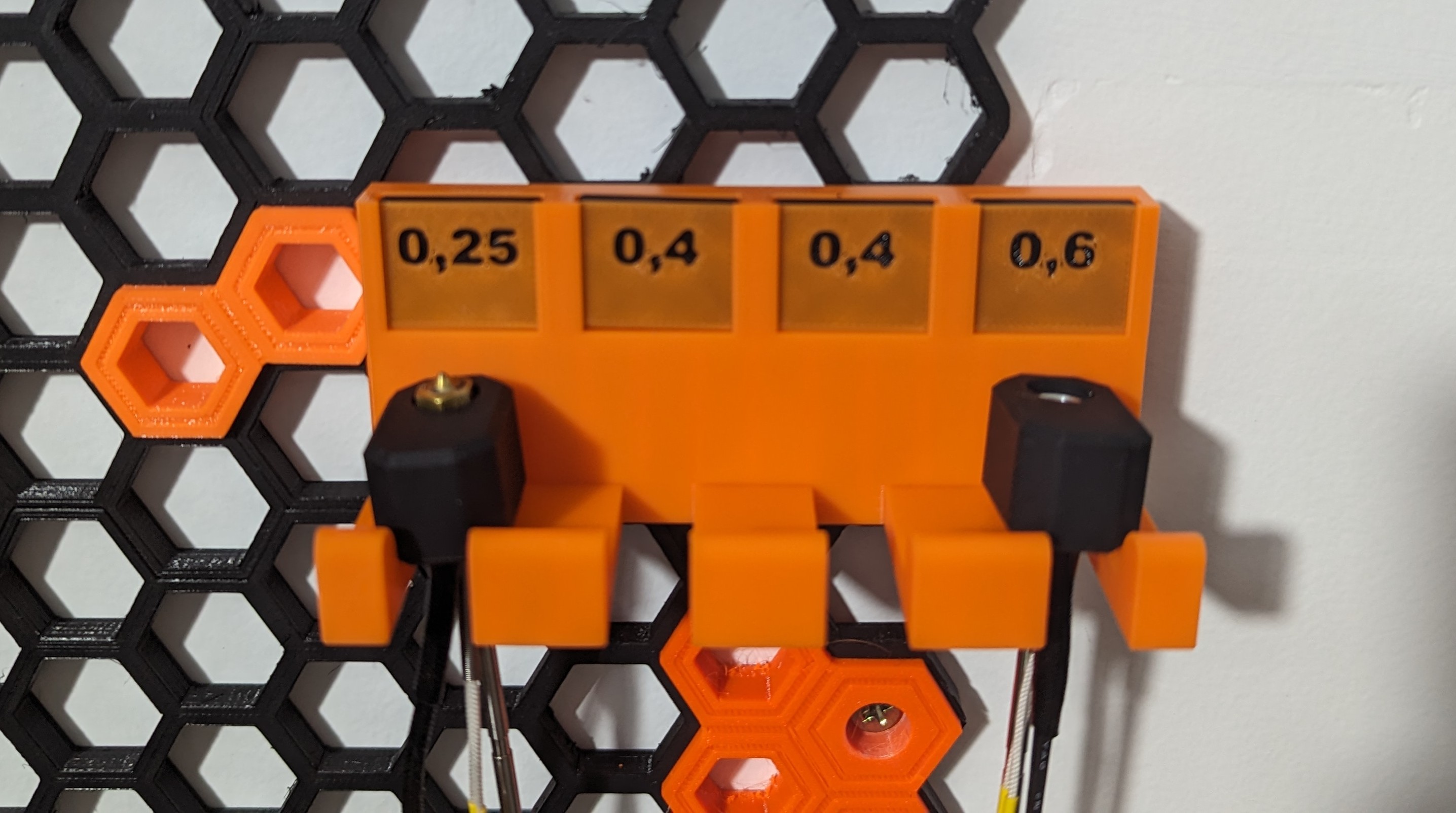 MK4 - hotend holder support - Honeycomb storage wall - step files by ...