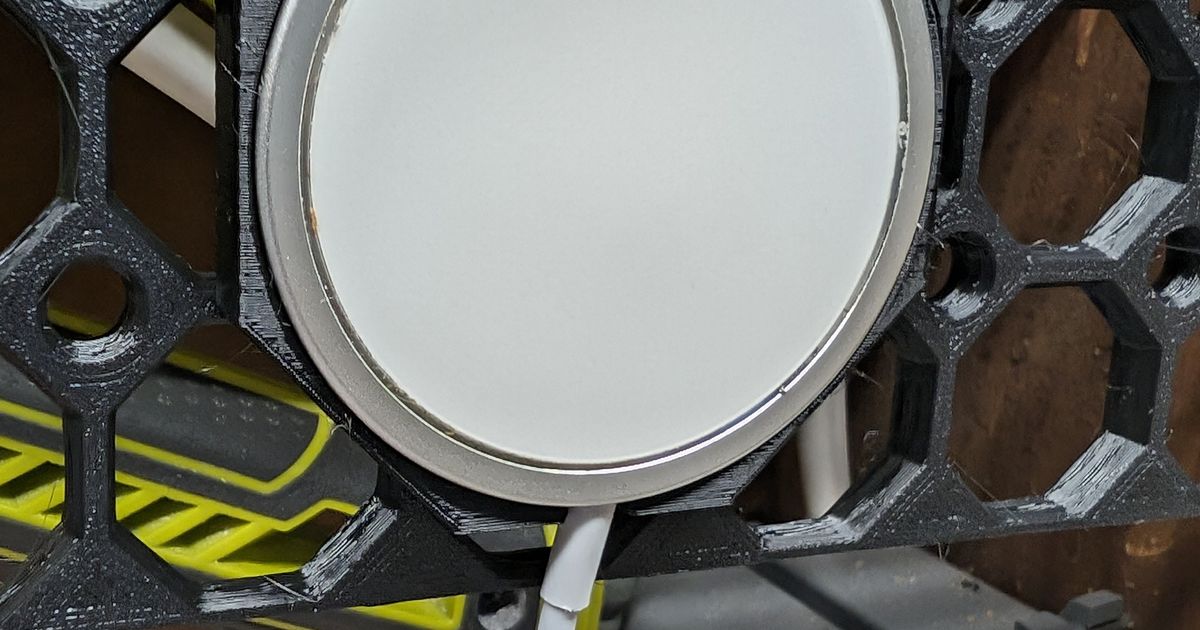 Multiboard Magsafe Puck Charger Holder by Stranula | Download free STL ...