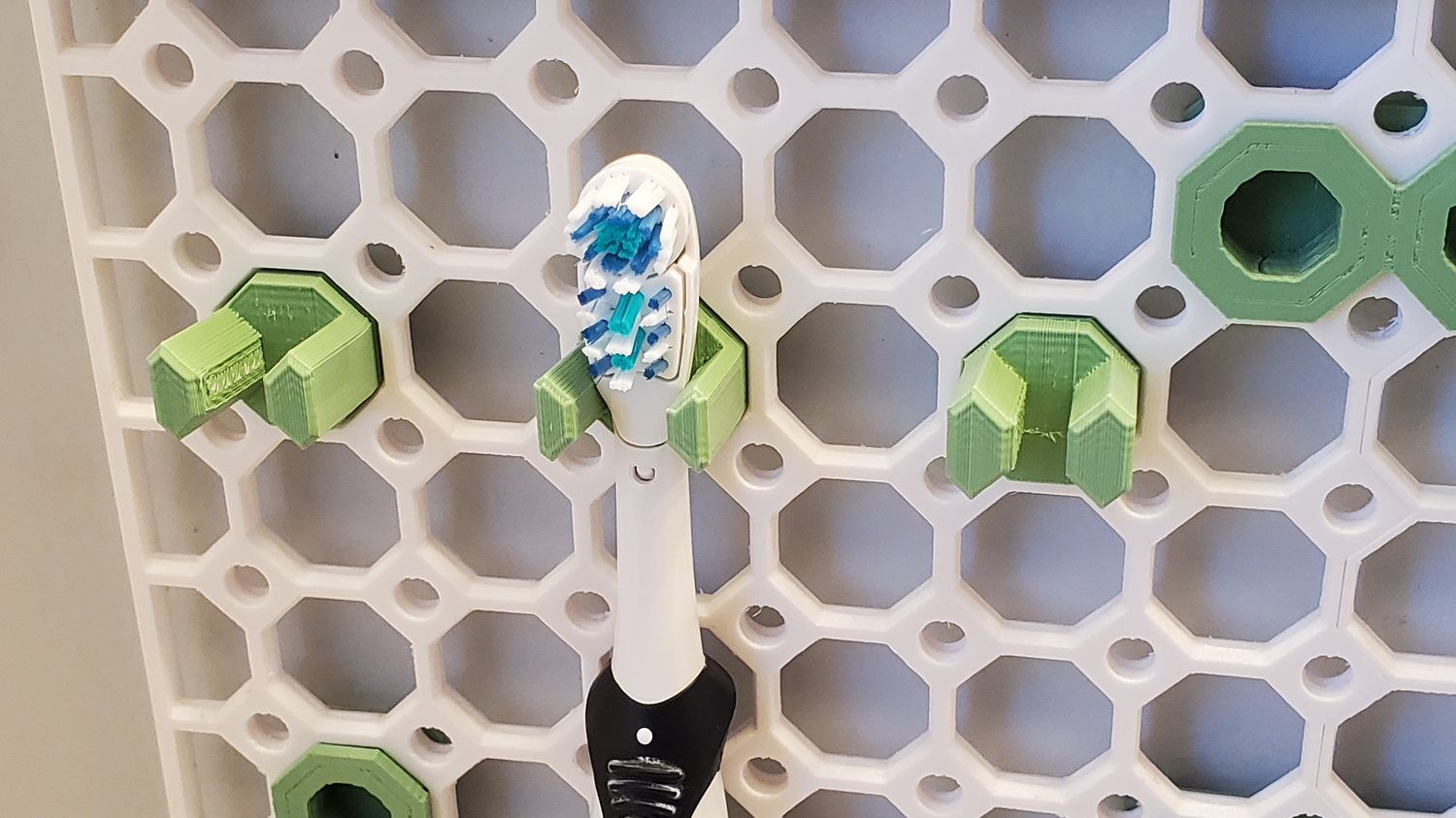 Multiboard - Toothbrush Holder (generic) by paulorfo | Download free ...