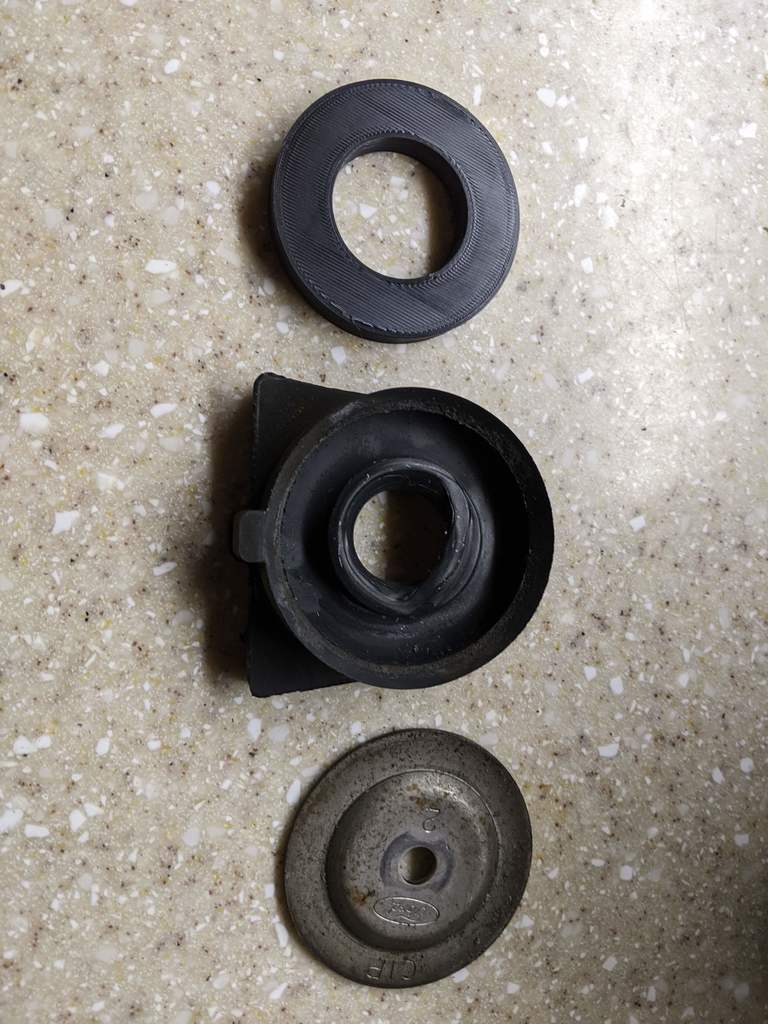 2000 - 2010 Ford Focus Rear Shock Shim by gam3fr33k | Download free STL ...