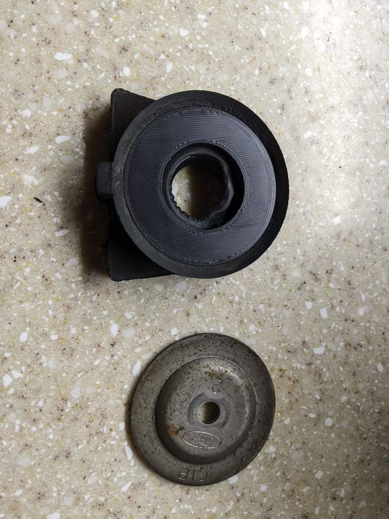 2000 - 2010 Ford Focus Rear Shock Shim by gam3fr33k | Download free STL ...