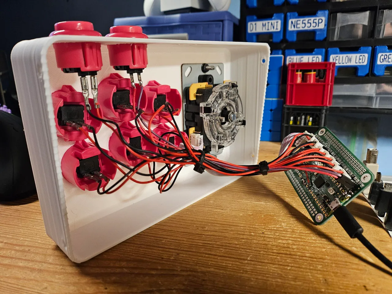 6+2 button arcade stick enclosure by mothdotmonster | Download free STL ...