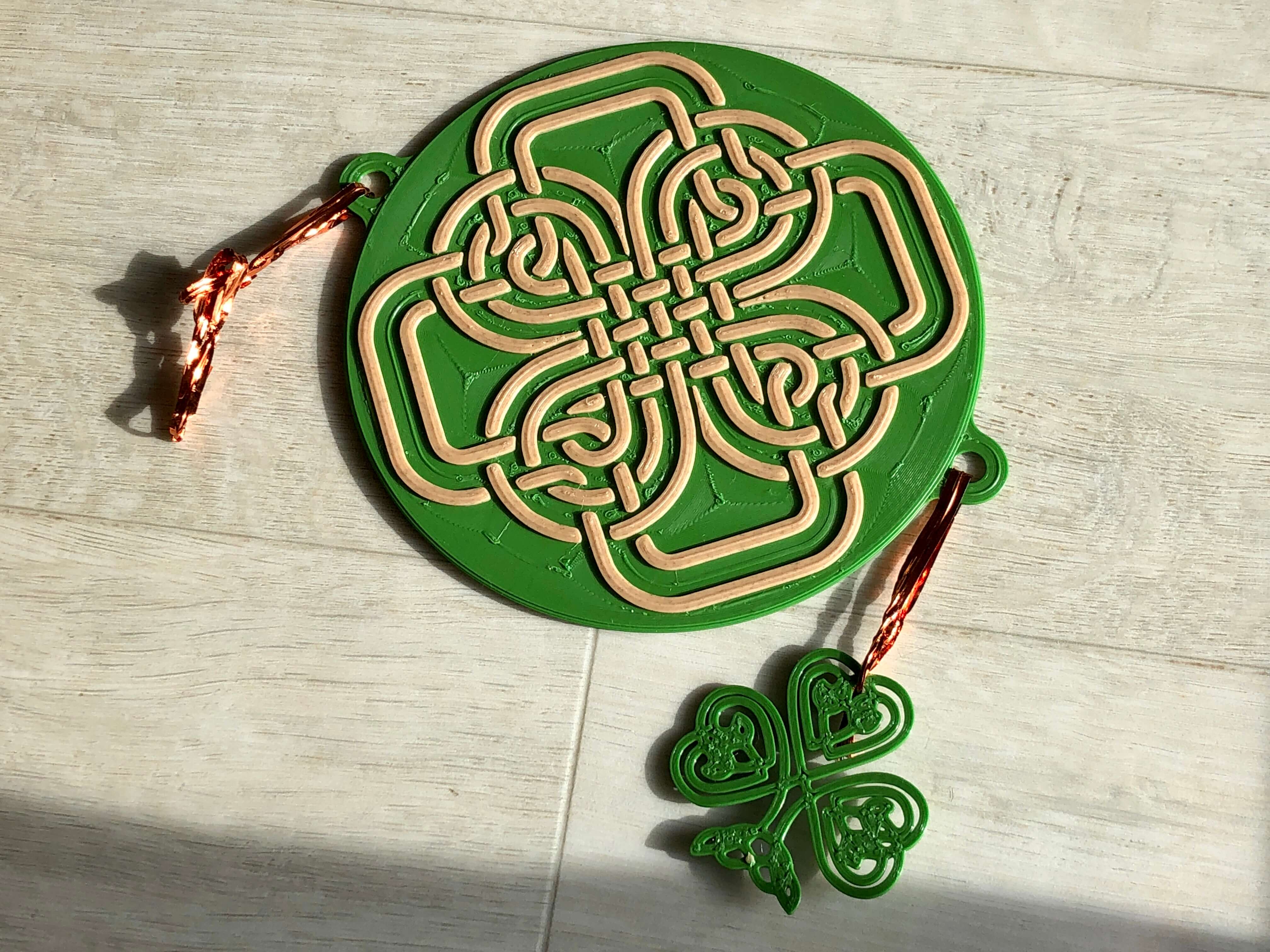 Celtic Knot & Shamrock Irish decoration by Dany Sánchez | Download free ...