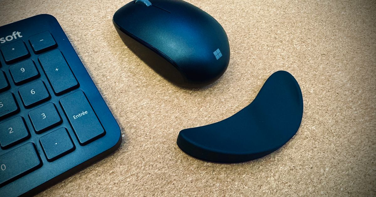 Ergonomic mouse wrist rest by Referentiel | Download free STL model ...