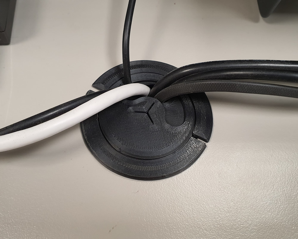 Cable port for 45mm hole by Mr_Kes | Download free STL model ...