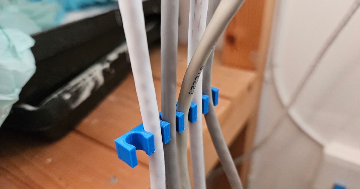 Simple cable clip by mortenlj | Download free STL model | Printables.com