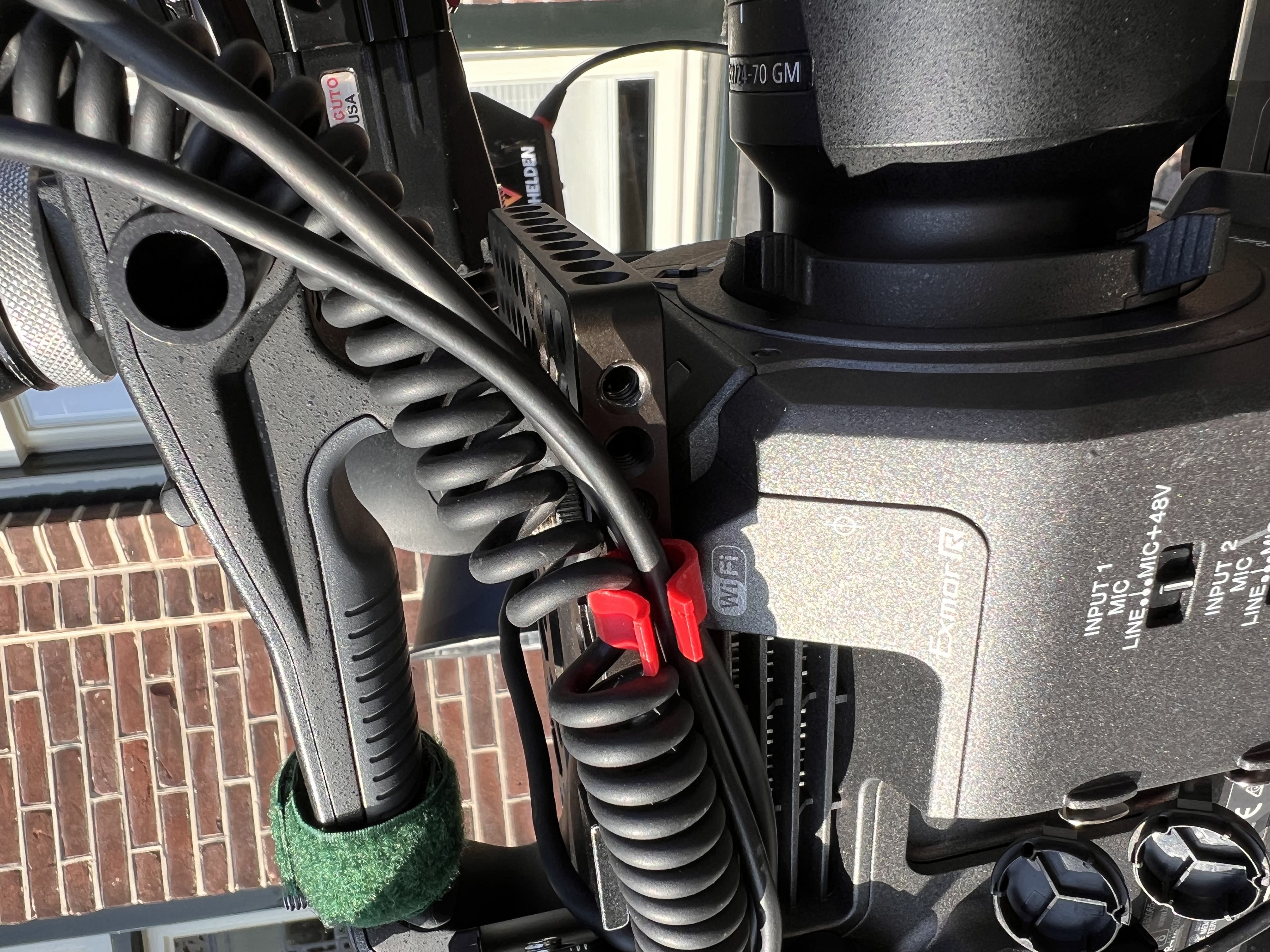 Camera Cable Clip with 1/4" screw by Nico Meier | Download free STL ...