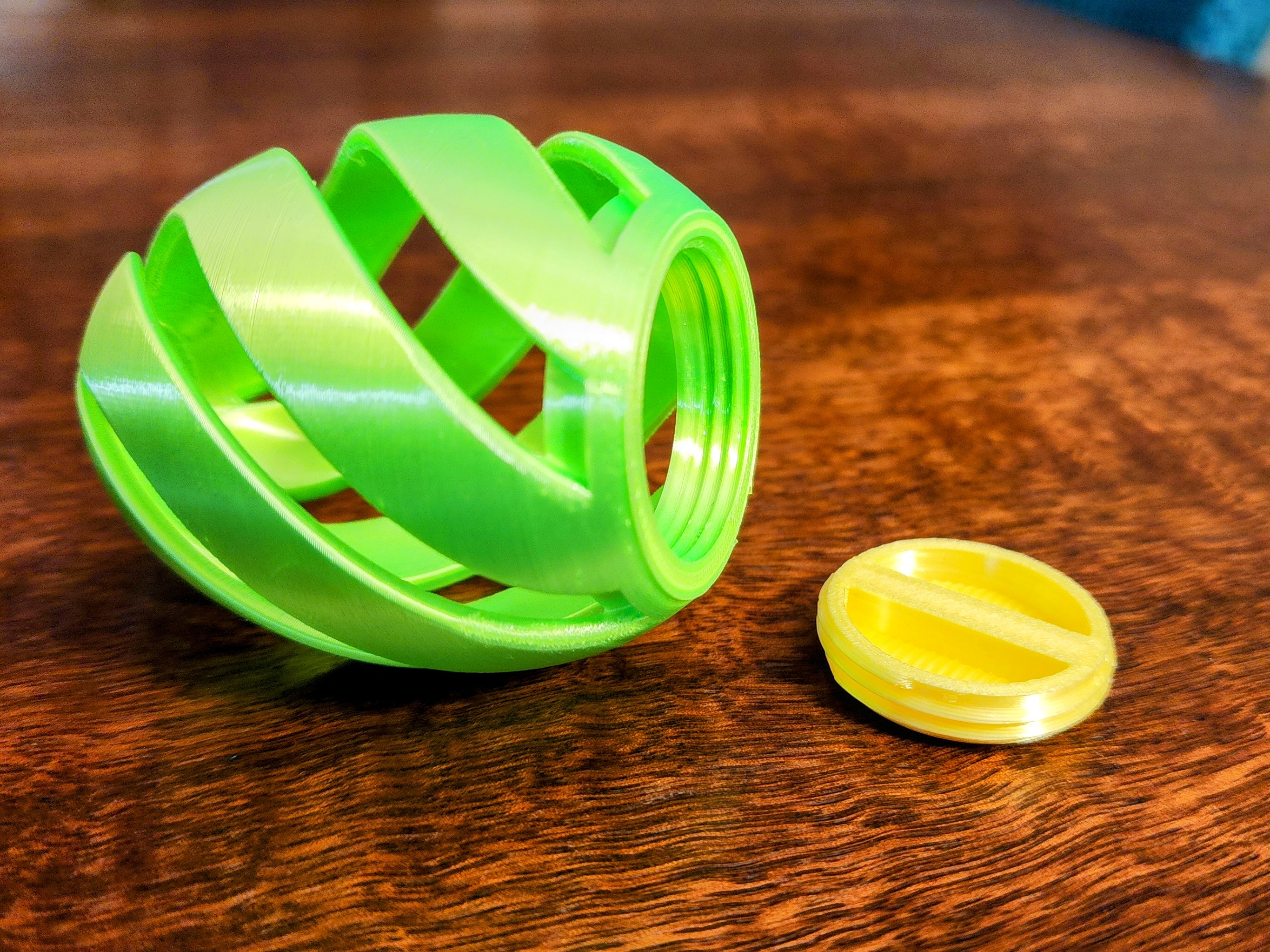 Beautiful Easter Egg - Large Twist - Screw Bottom for Fun Sized Candy ...