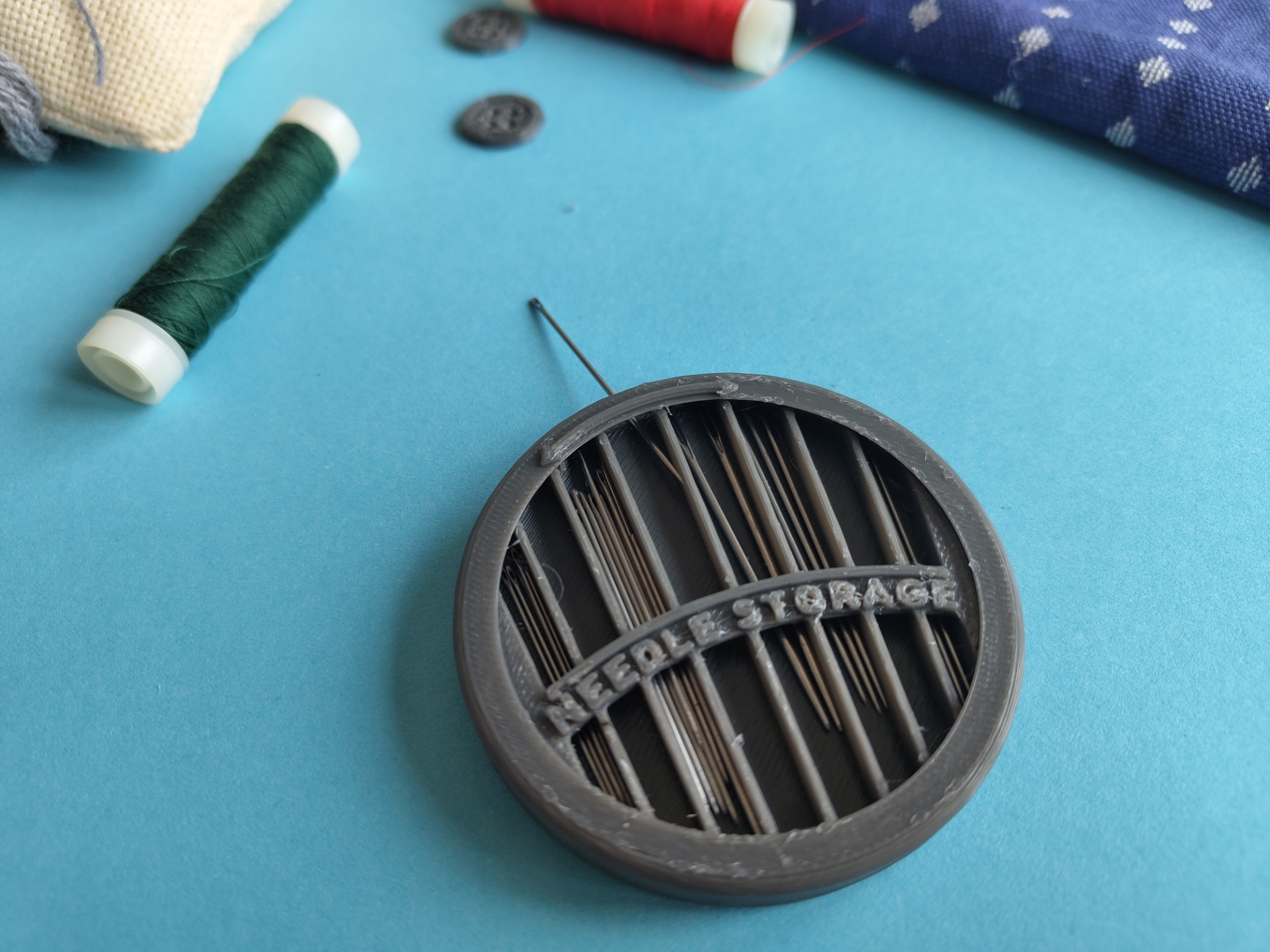 Rotating Needle Dispenser | Print-in-Place by UniversalMaker | Download ...