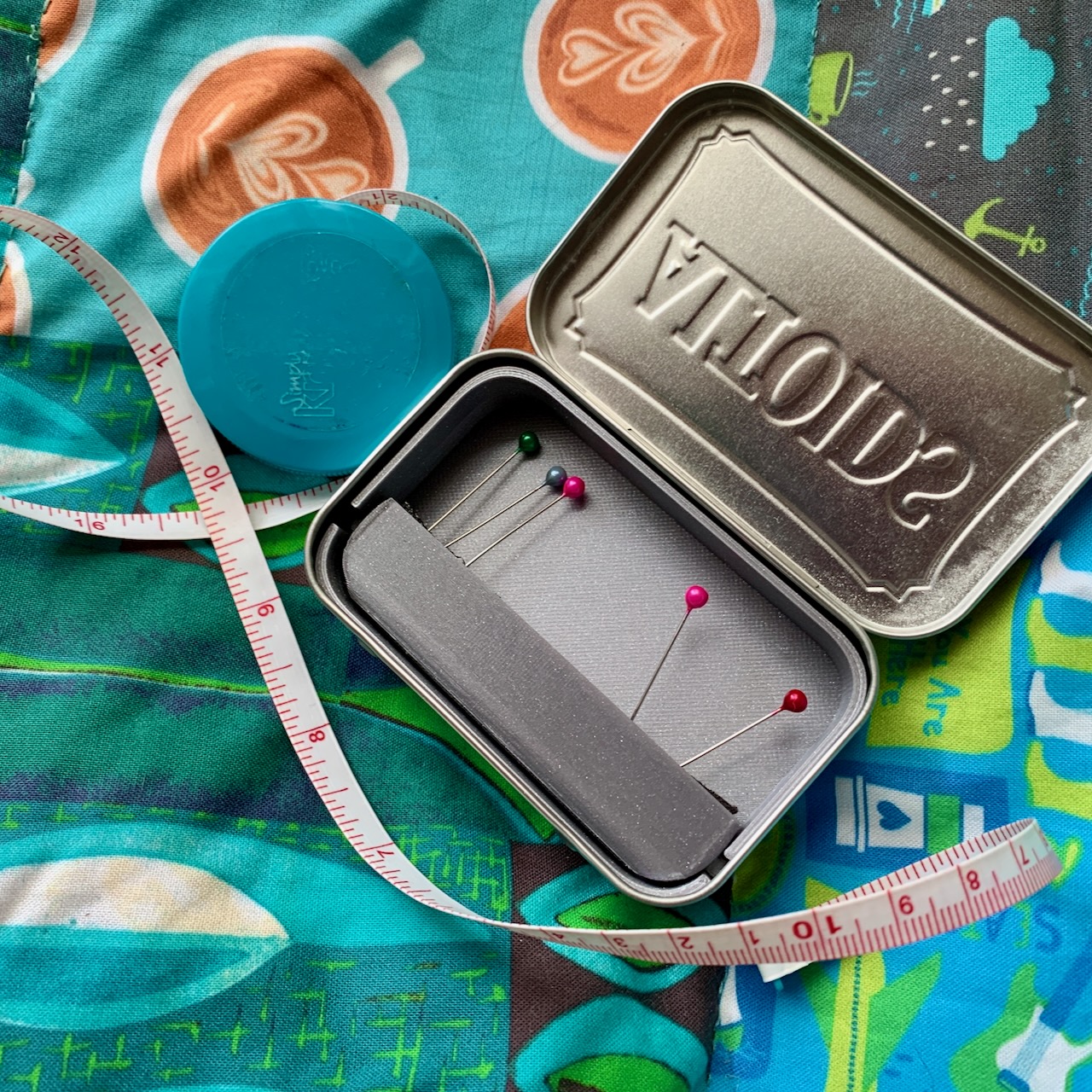 Needle/Pin holder in an Altoids tin by litlnemo | Download free STL ...