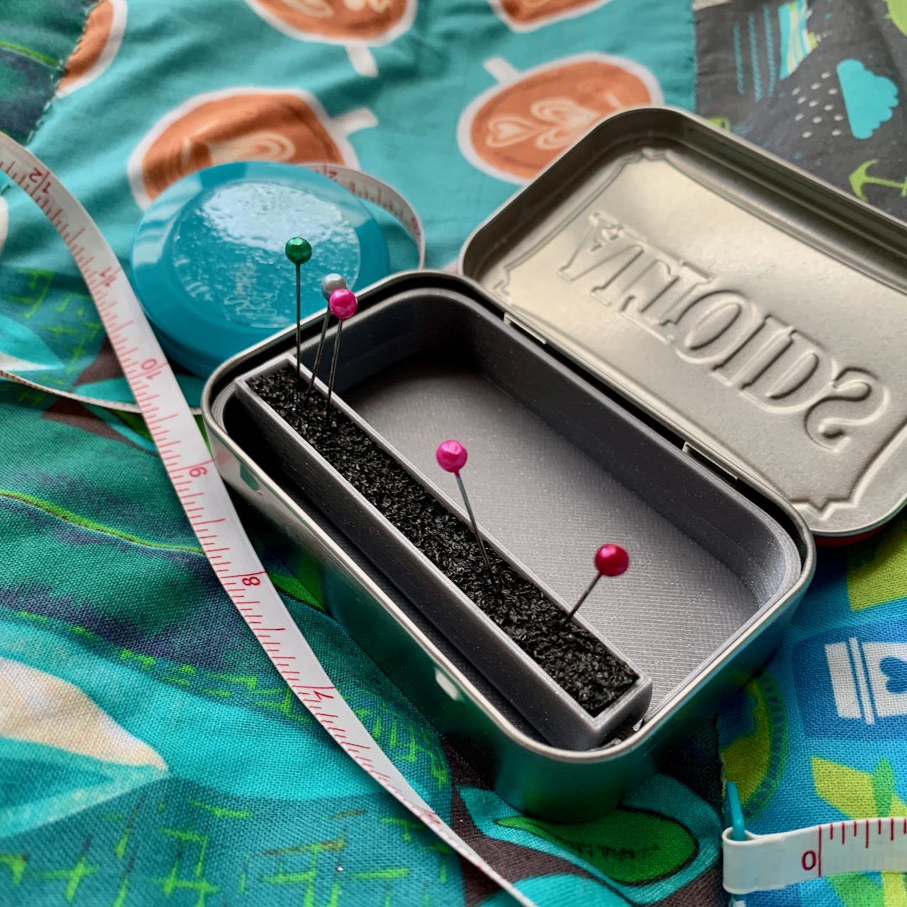 Needle/Pin holder in an Altoids tin by litlnemo | Download free STL ...