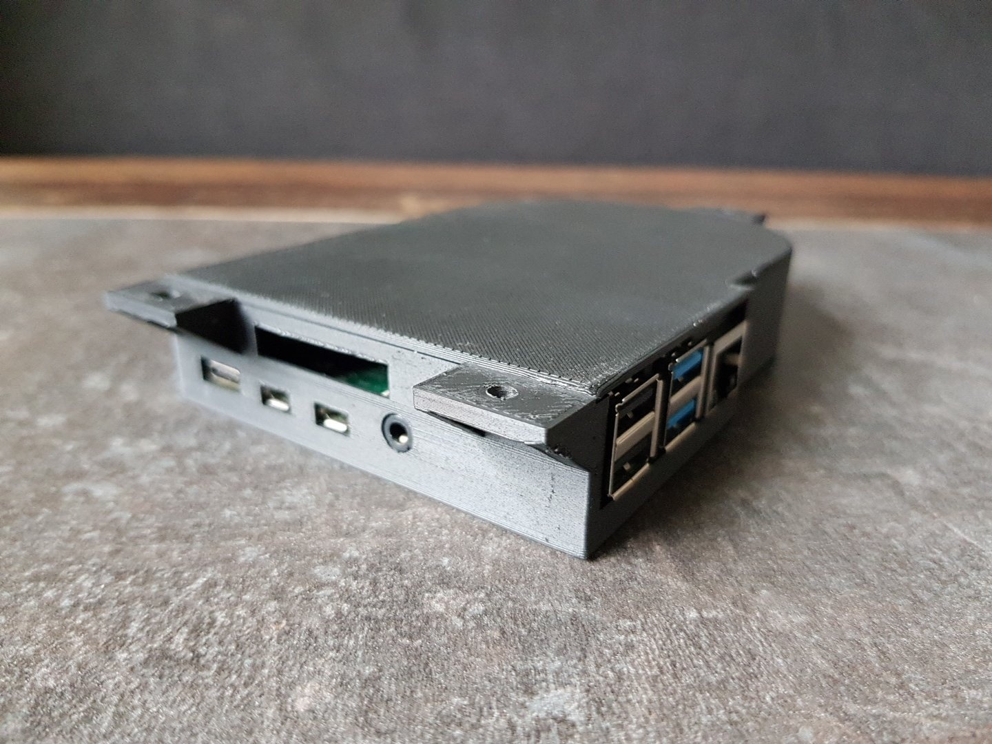 Raspberry Pi 4 under desk case von Vacek238 | Kostenloses STL-Modell ...