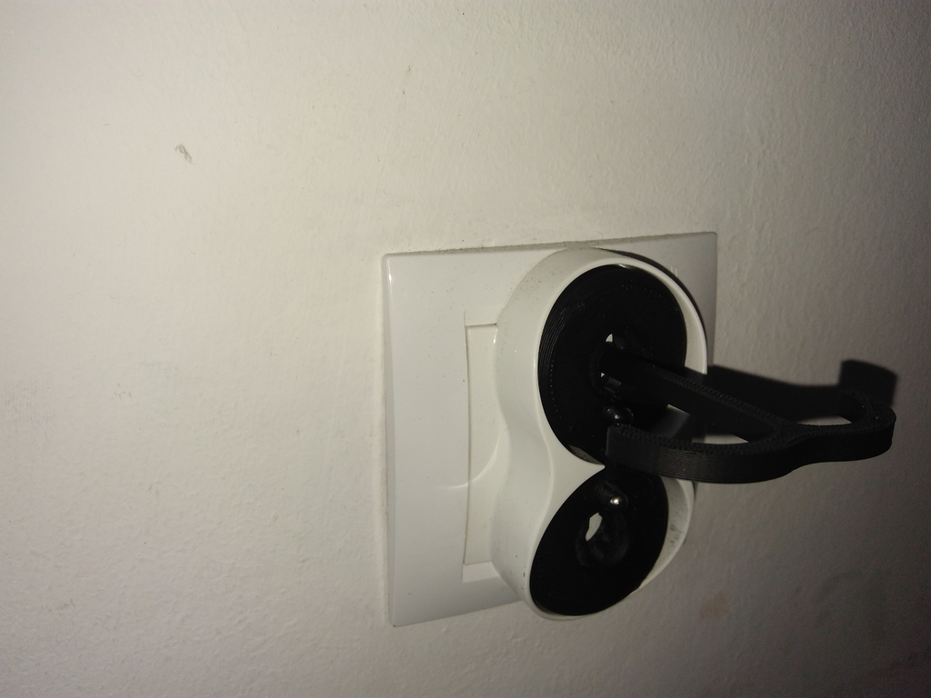 Socket E child protector (with key) by Jakub | Download free STL model ...