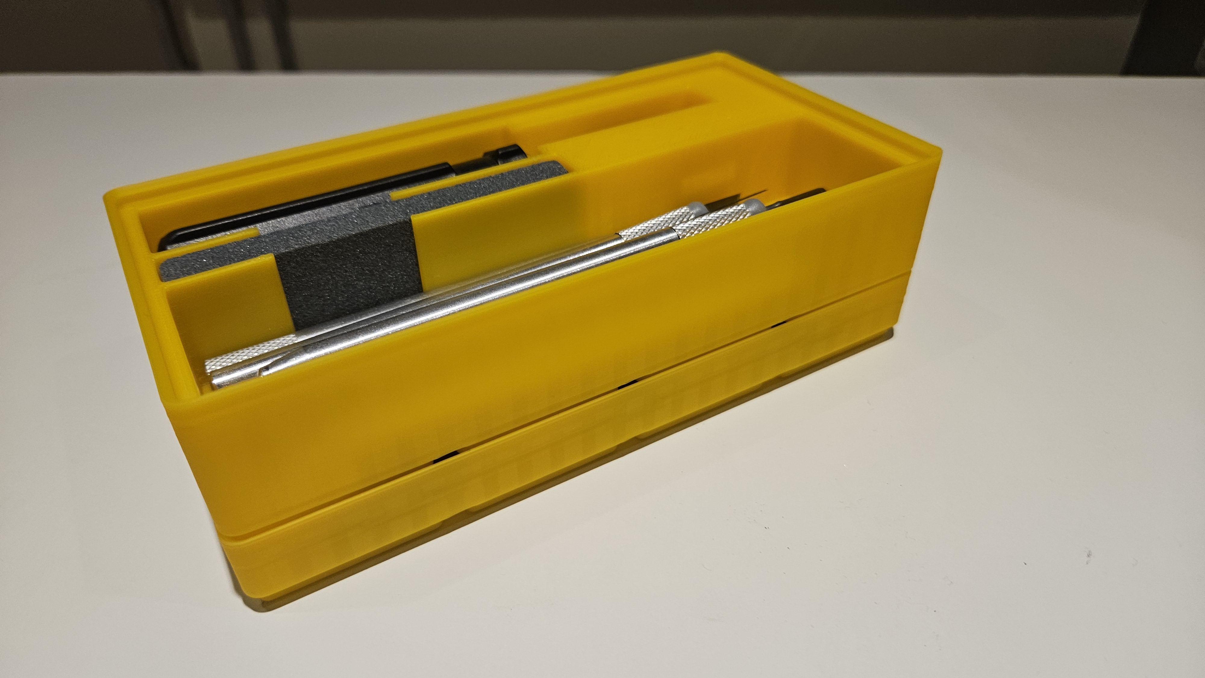 Silverline Hobby Knife Set in Gridfinity by melvinfec | Download free ...