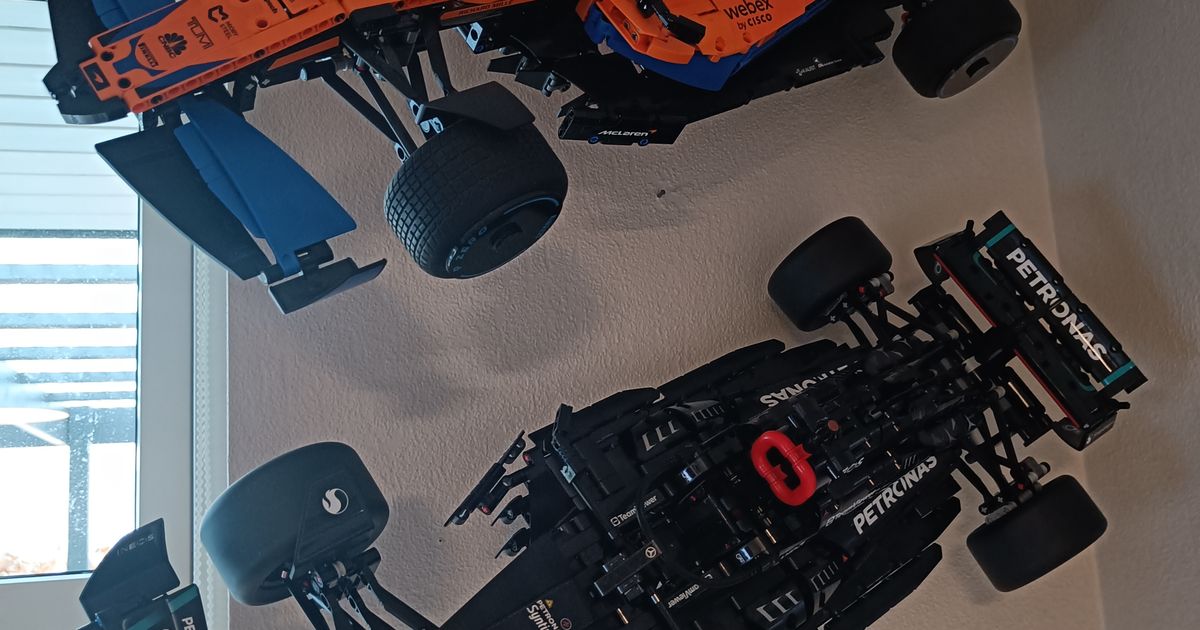 Mclaren + Mercedes F1 lego wall mount par Sander Rasmussen Høvik ...