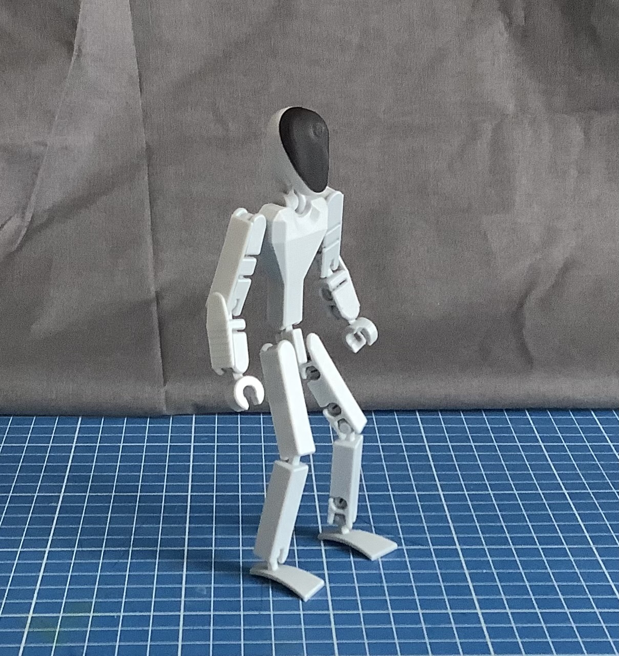 AI robot: fully posable, easy assembly by JMV38 | Download free STL ...