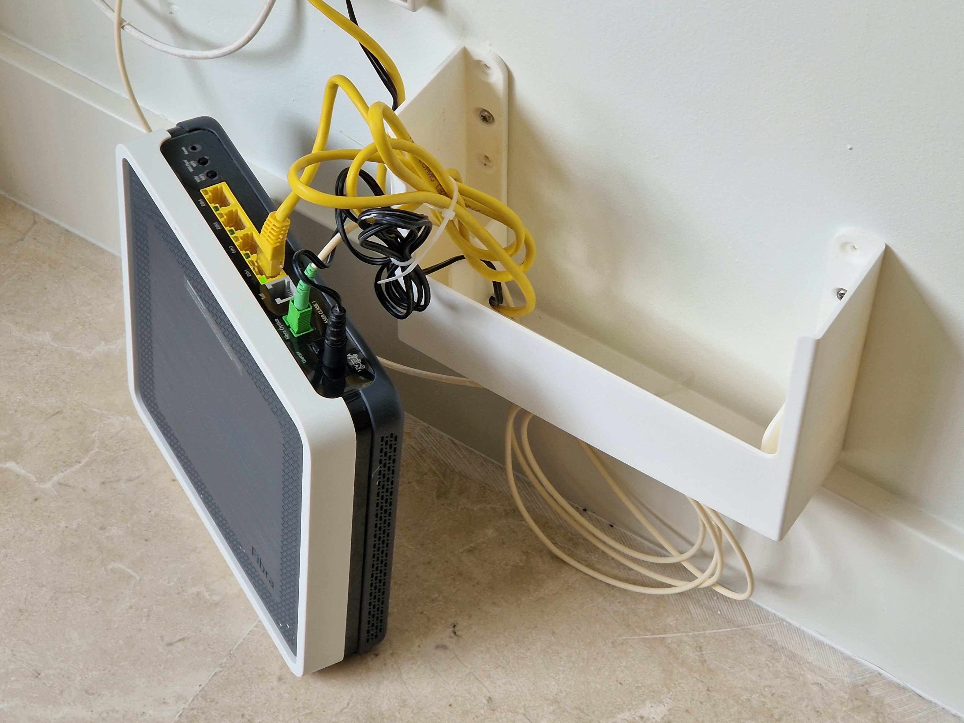 Movistar/O2 router - Wall mount by Agustin Arroyo | Download free STL ...