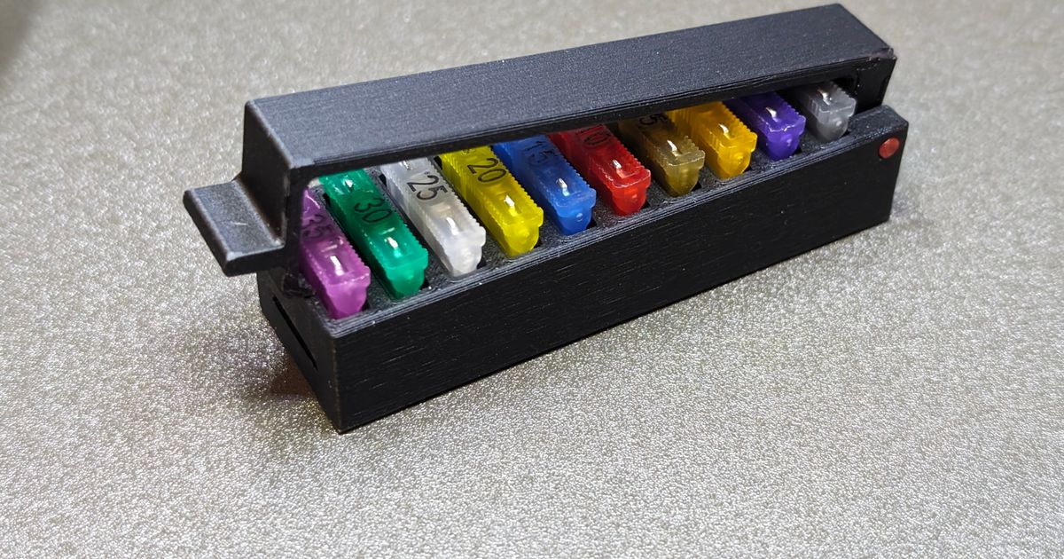 Blade Fuse Holder with snap lid by Stevesgoodprints | Download free STL ...