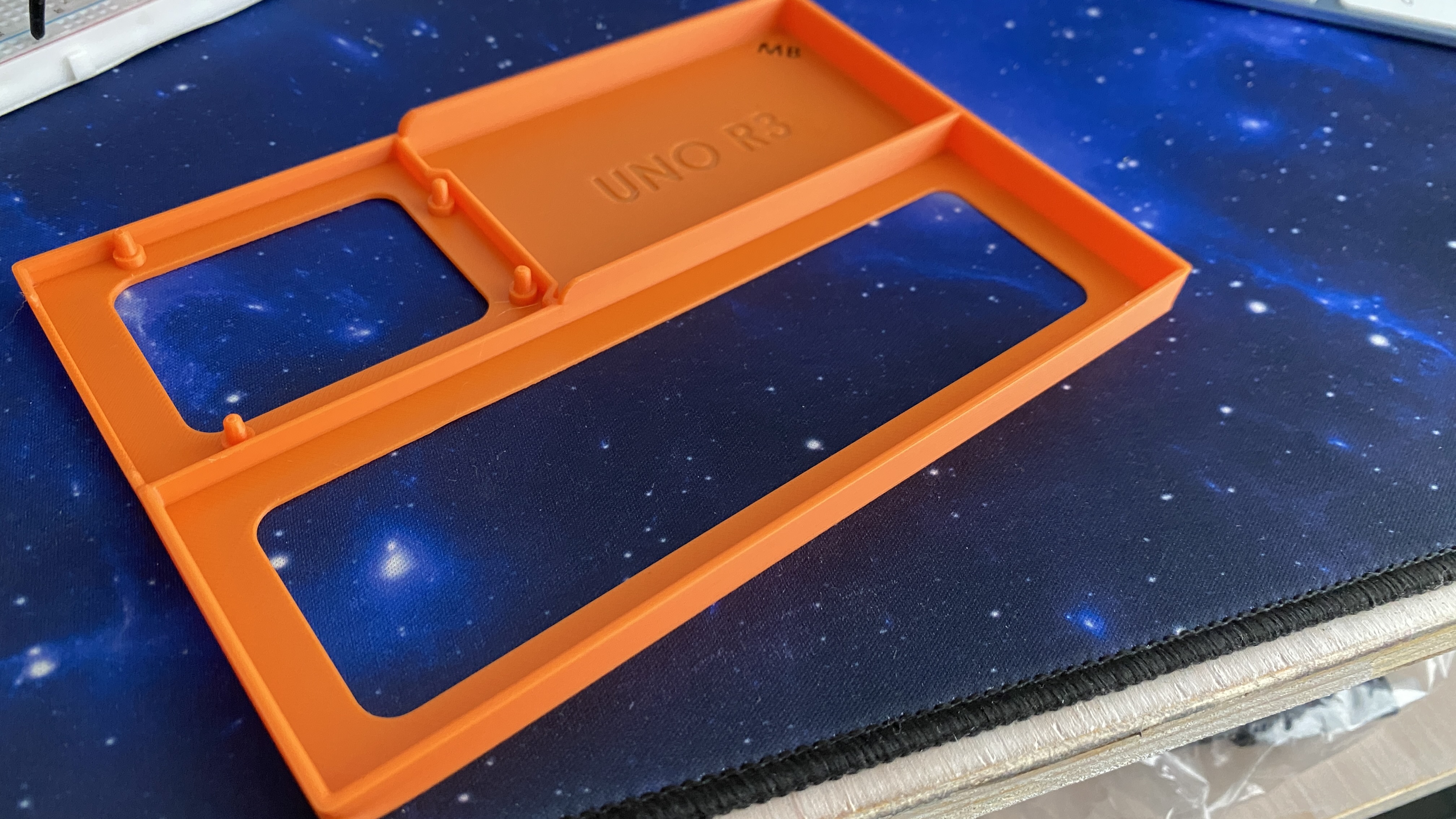 Elegoo Uno R3 holder von Martin | Kostenloses STL-Modell herunterladen ...