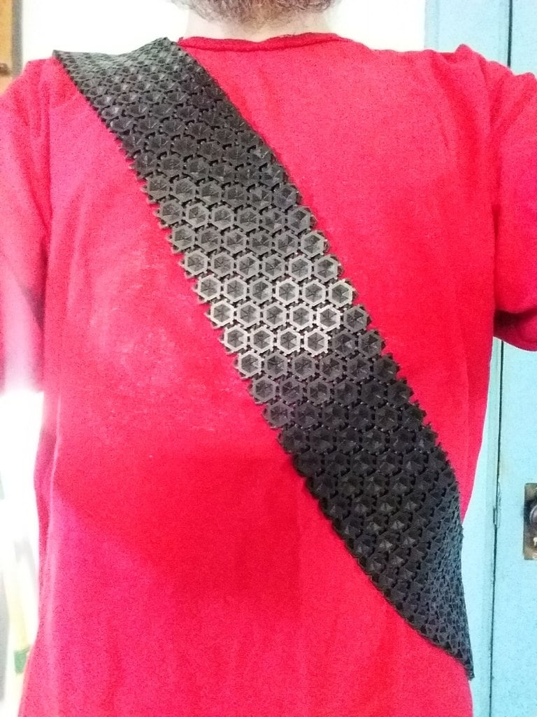 Hexagonal Chainmail Baldric (Star Trek style) by Nikorasu | Download ...