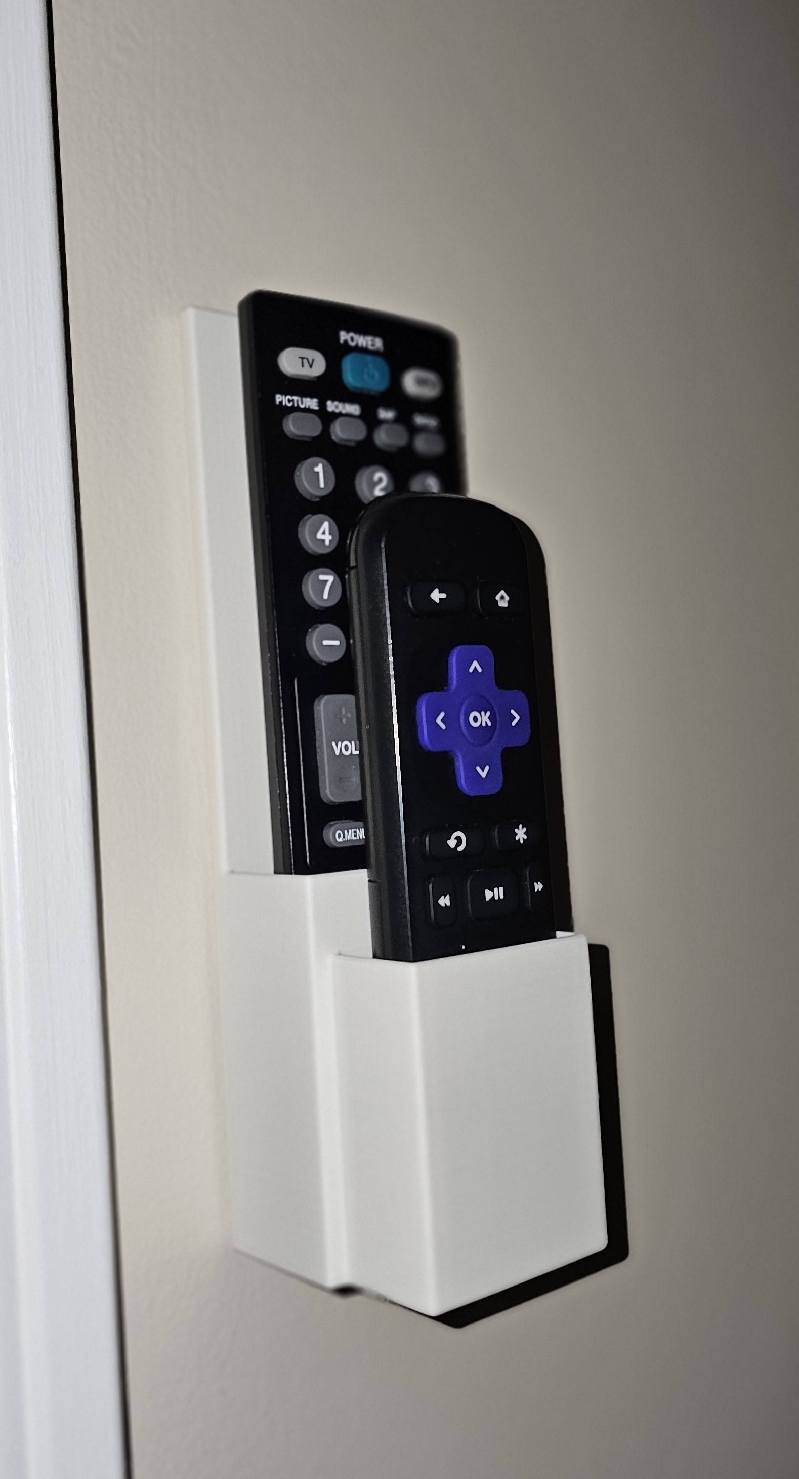 Roku & TV Remote Wall Caddy by SupaFletch | Download free STL model ...