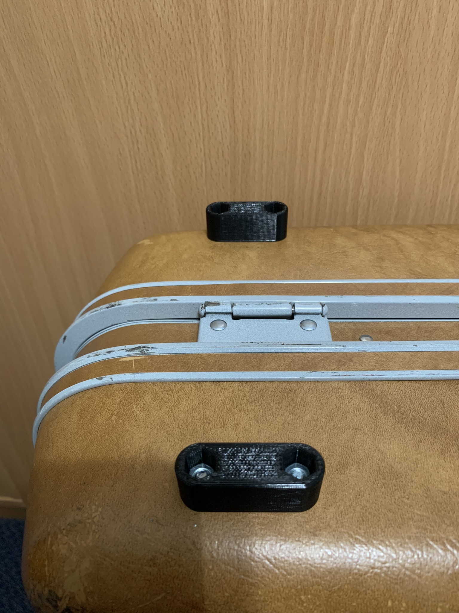 Parametric Stationary Luggage Feet by Teraflop | Download free STL ...