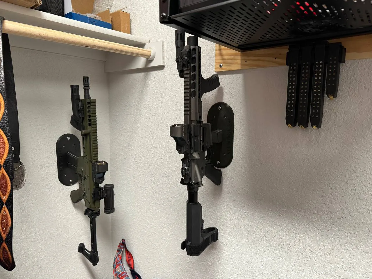 AR15/M4 Magazine Display Stand (5.56) by 32bitsofGil | Download free ...