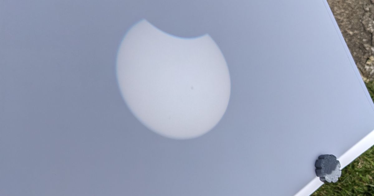 Safe Solar Viewer for Eclipses by raybetter | Download free STL model ...