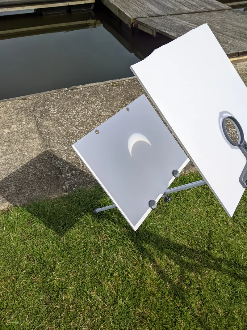 Safe Solar Viewer for Eclipses by raybetter | Download free STL model ...