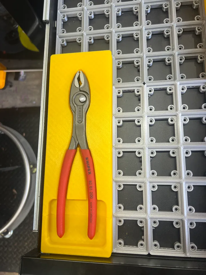 Knipex Slip-joint Pliers (82 01 200) Gridfinity by akak | Download free ...