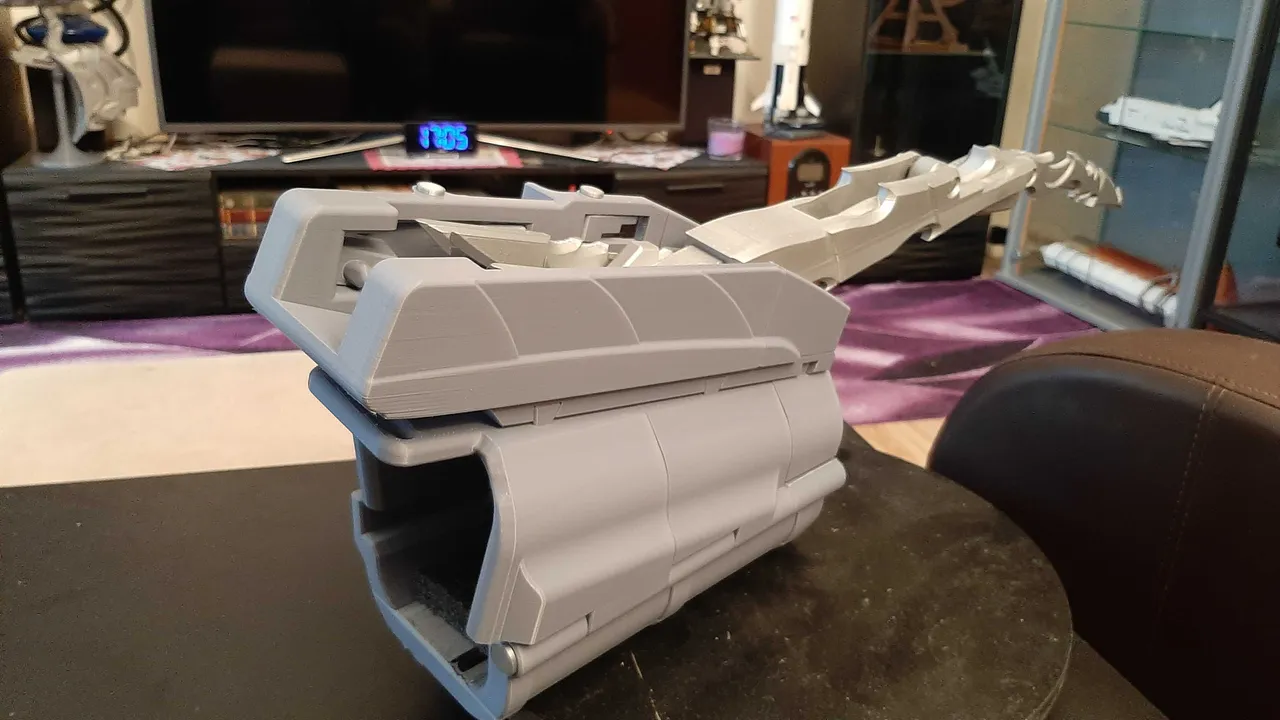 Predator gauntlet with retractable Wrist Blade and Scimitar by Martin ...