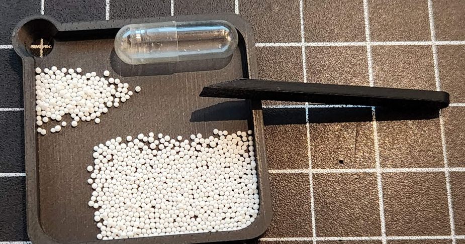 Mini Dividing Tray for Pill Capsules by ajmckay2 | Download free STL ...