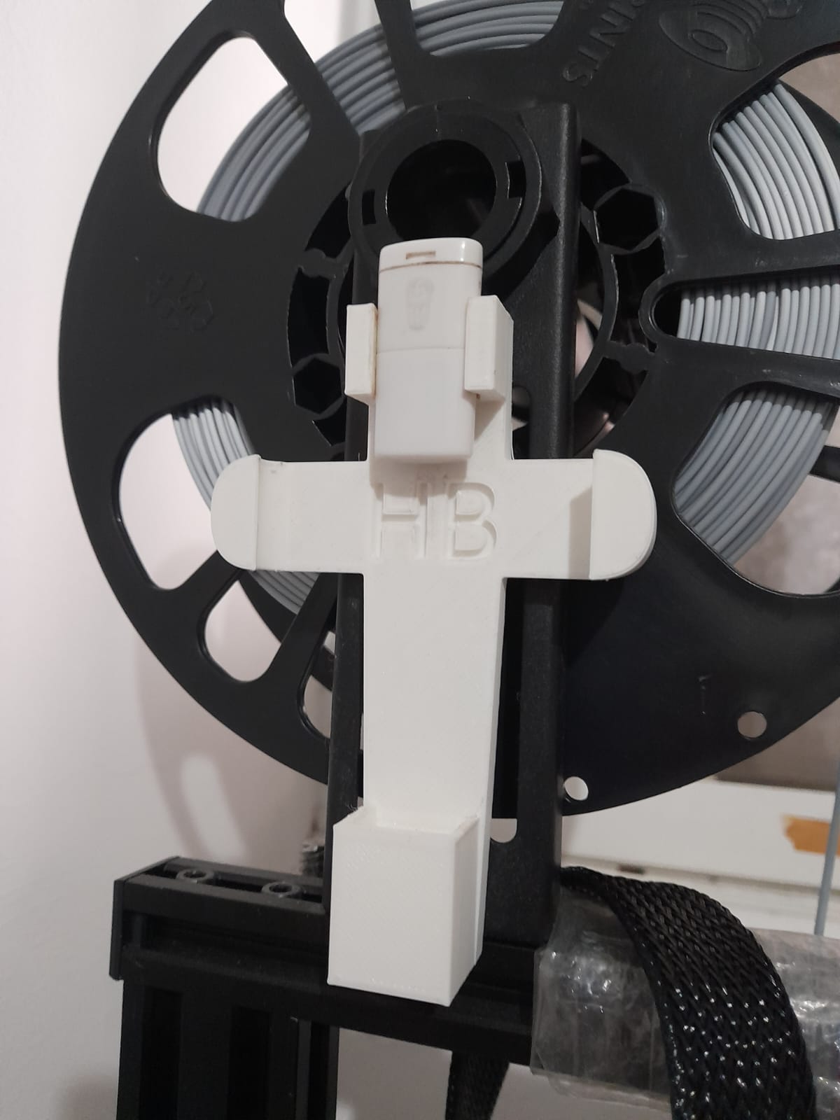 Usb support and cutter by Henry Baron | Download free STL model ...