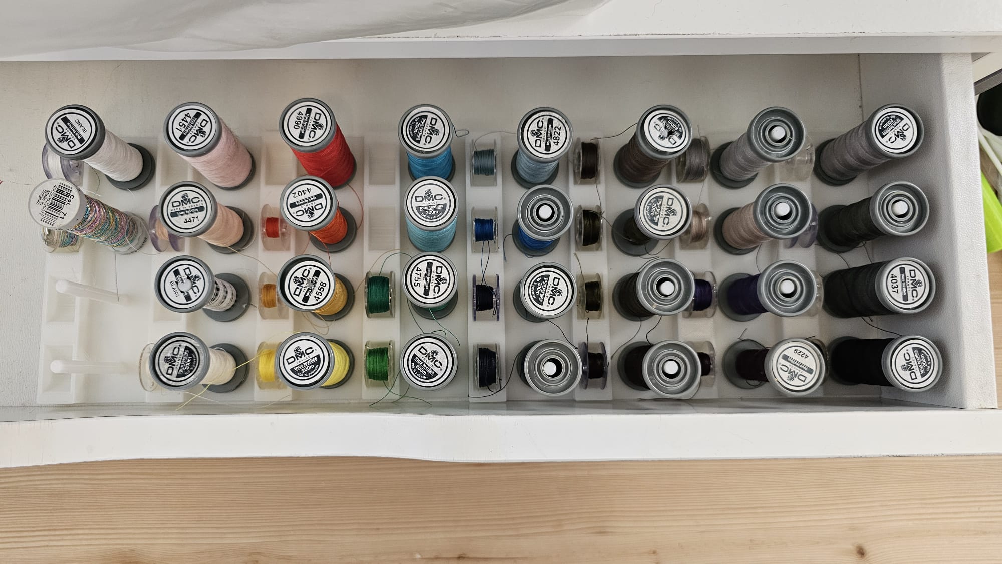 Threads and bobbins organizer by netaes | Download free STL model ...