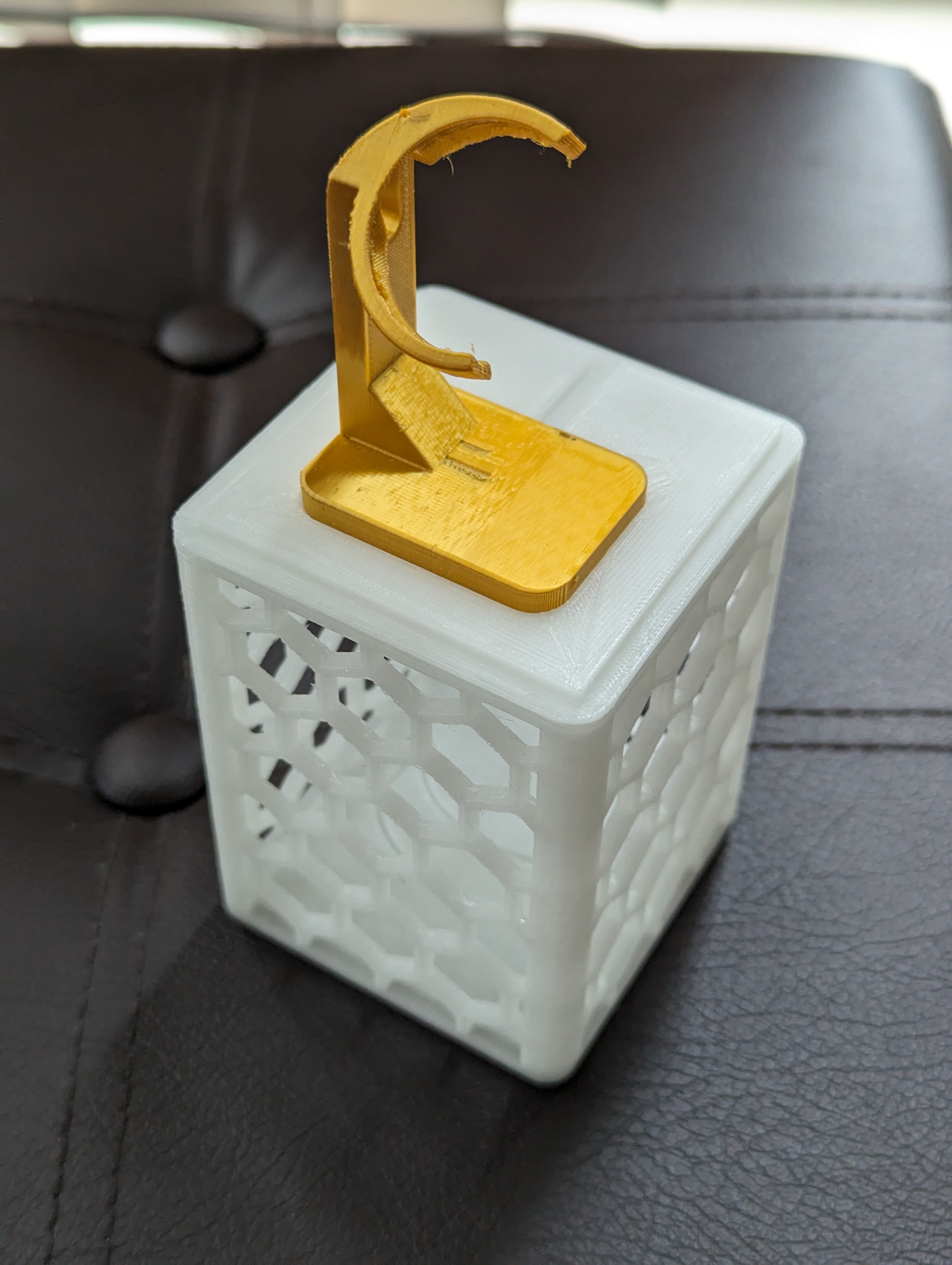 Pixel Watch 2 Stand and Case by vivacello | Download free STL model ...