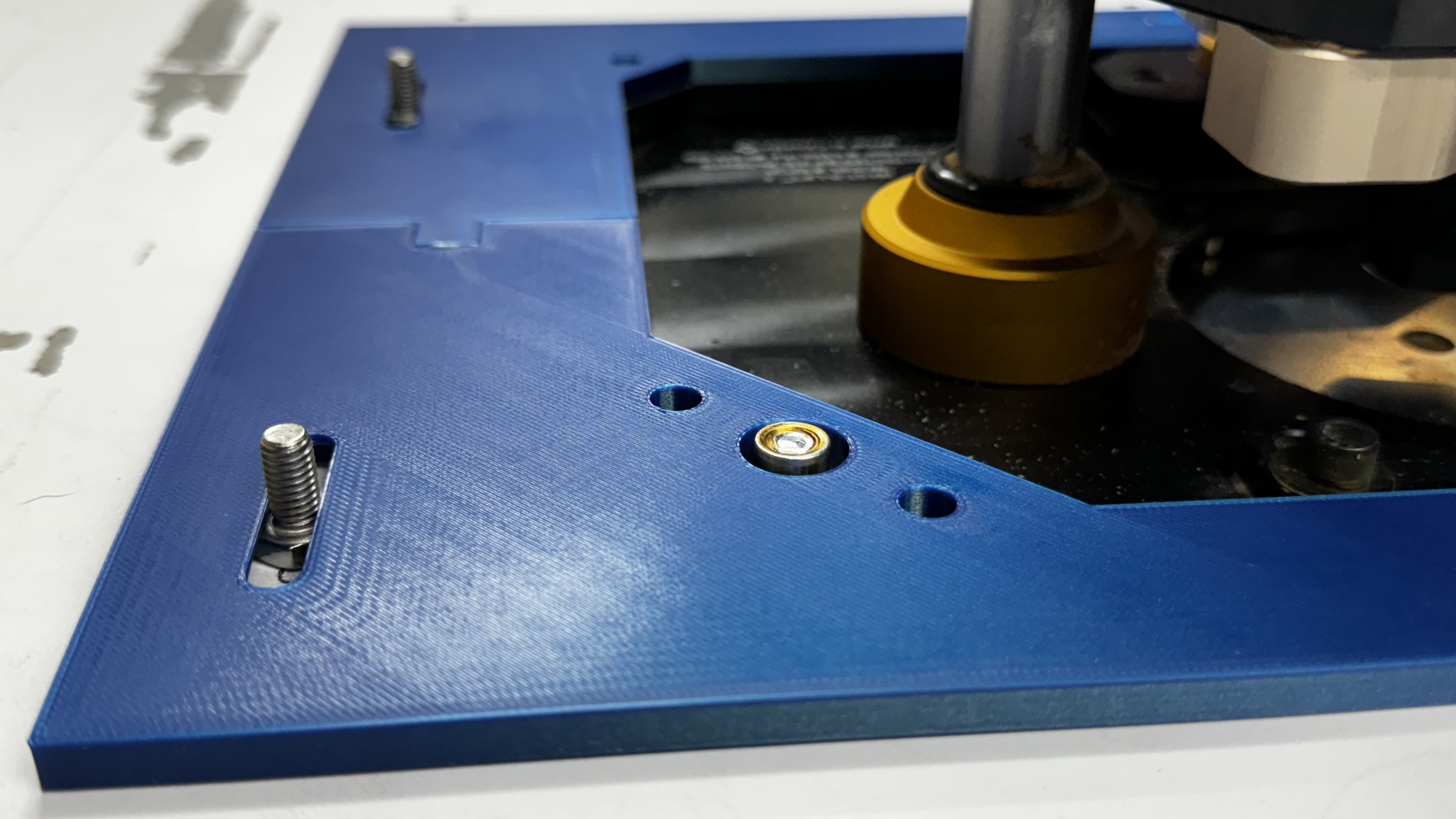 Rockler Phenolic Router Table Dust Box Mount by crashkg | Download free ...