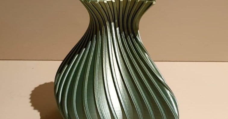 Striped Vase >001