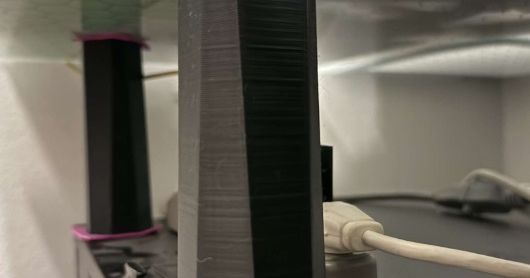 Desk Risers w/TPU spacers par Two Wheels Online | Téléchargez ...