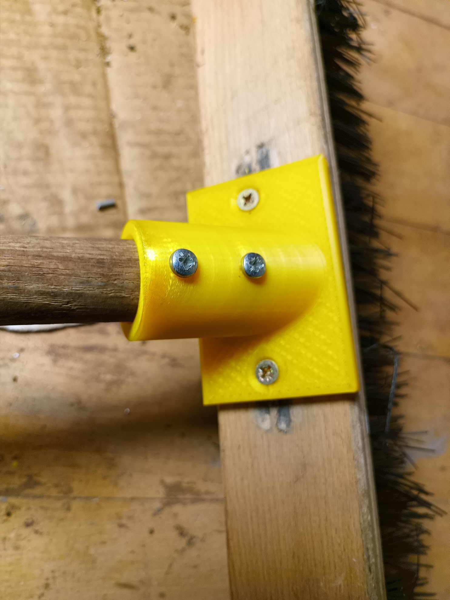 Broom adapter - angle by PaŠe | Download free STL model | Printables.com