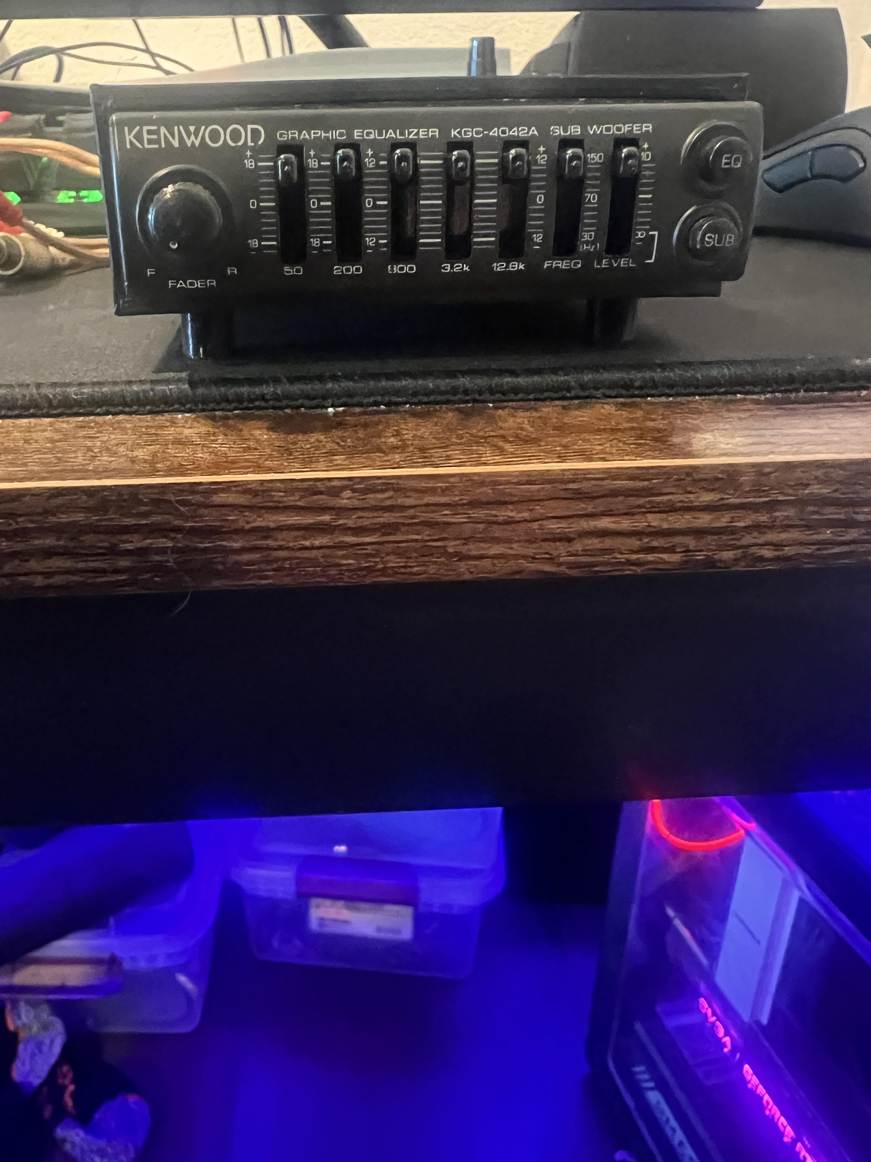 Kenwood Quarter Din KGC04042 Desktop stand by Dondon | Download free ...